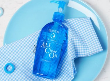 Top 9 dầu tẩy trang cho da dầu mụn được khuyên dùng